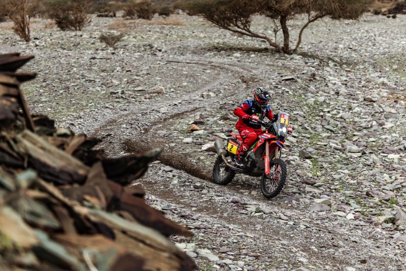 2020 Dakar champ Brabec crashes out with neck injuries - Speedcafe.com