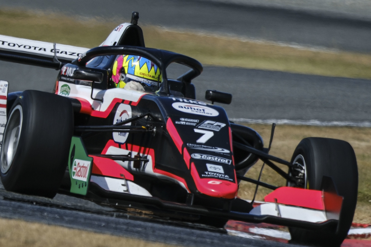 news: Wurz storms to feature race pole in Teretonga - Speedcafe.com