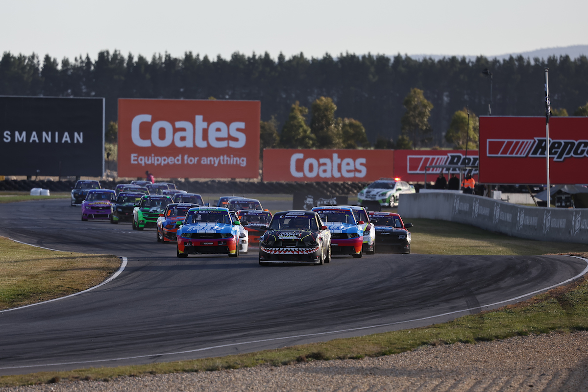 news: Chapman wins Aussie Racing Cars Race 3 in Tasmania - Speedcafe.com