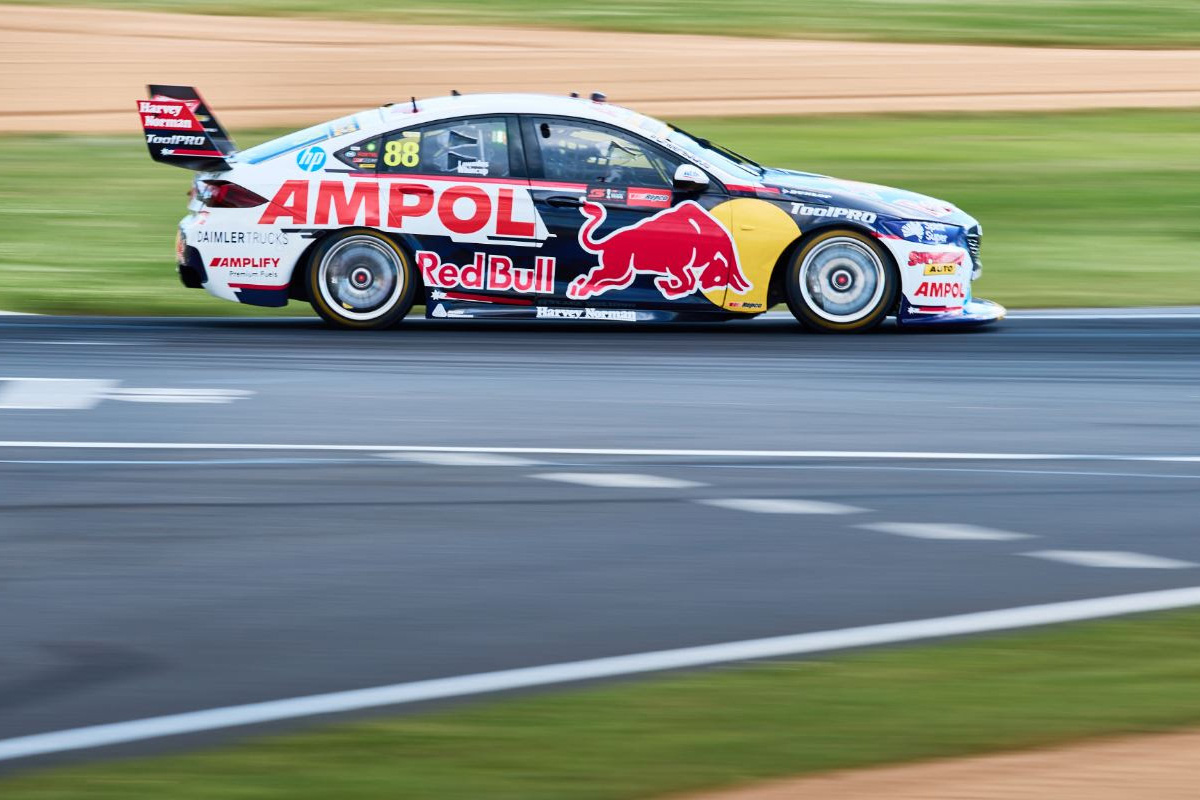 news: Whincup reflects on final race of full-time Supercars career ...