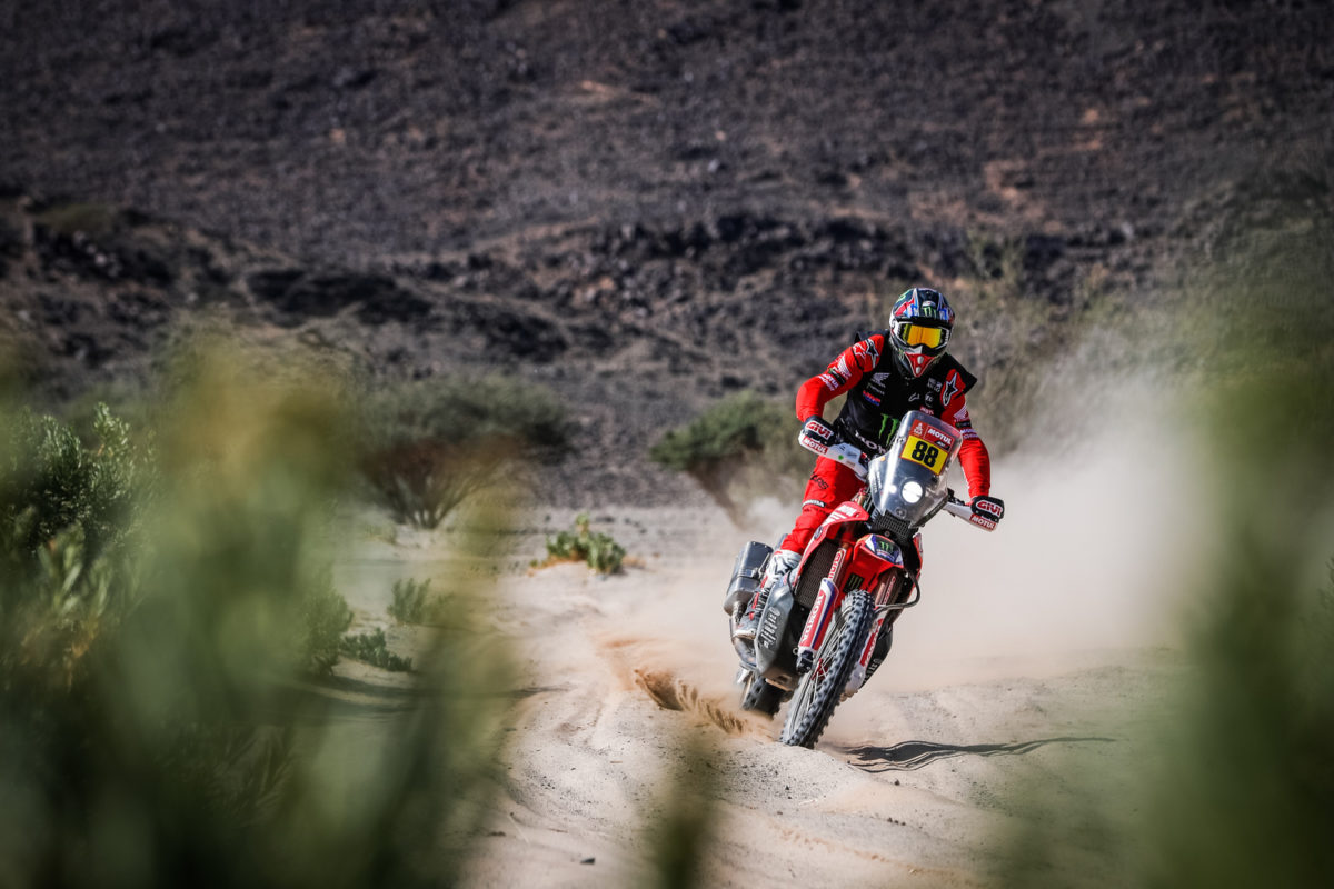 news: Dakar front-runner’s failure to refuel explained - Speedcafe.com