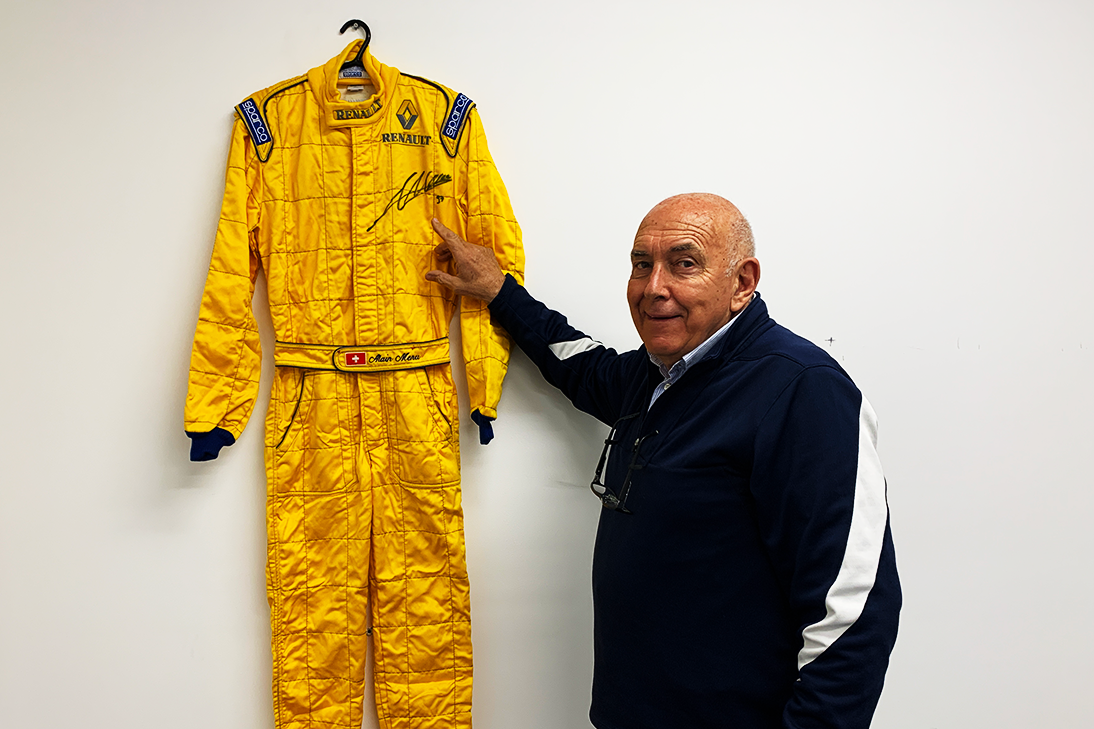 news: Alain Menu’s rookie Bathurst 1000 race suit for auction ...