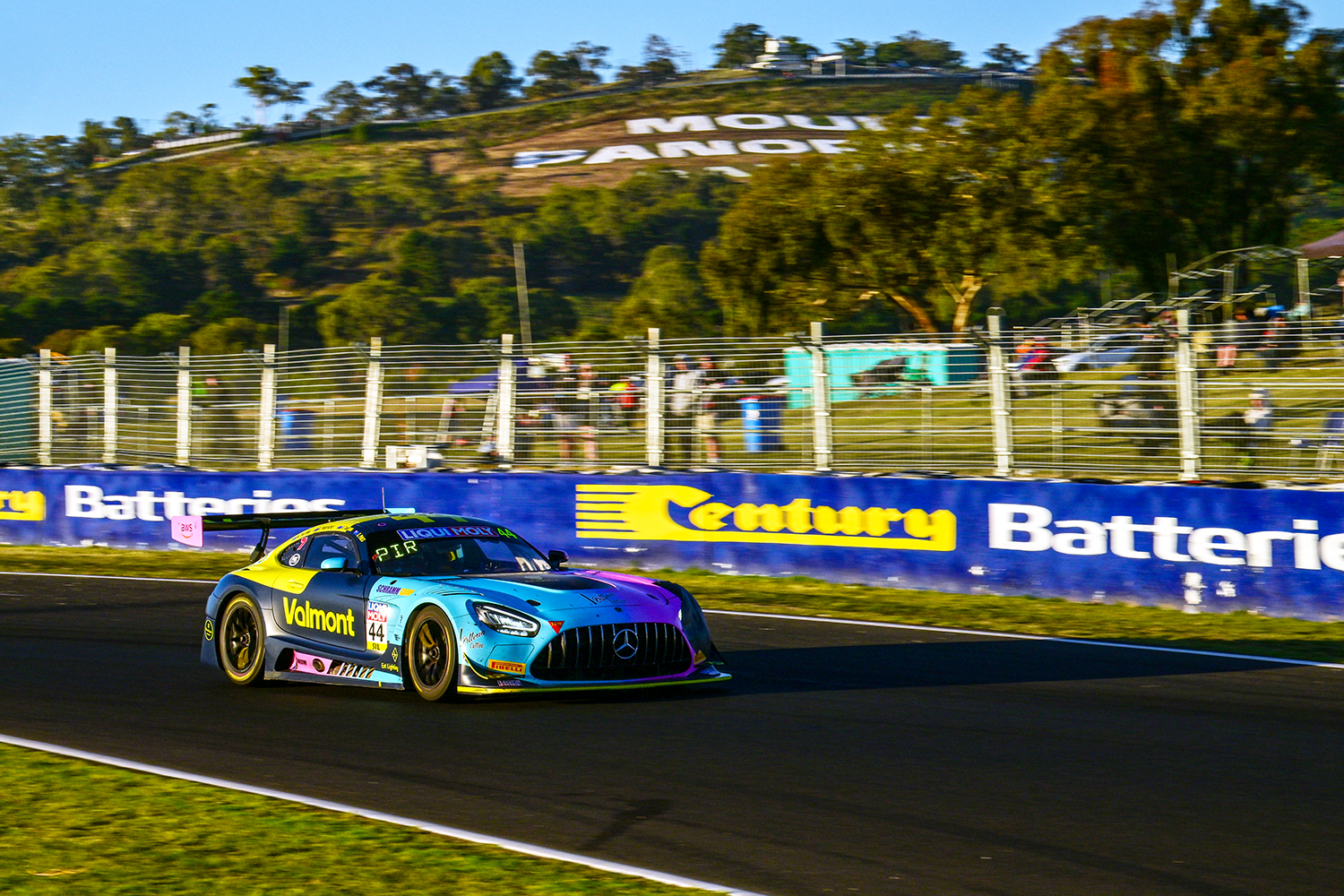 news: PHOTOS: Bathurst 12 Hour Sunday Morning - Speedcafe.com
