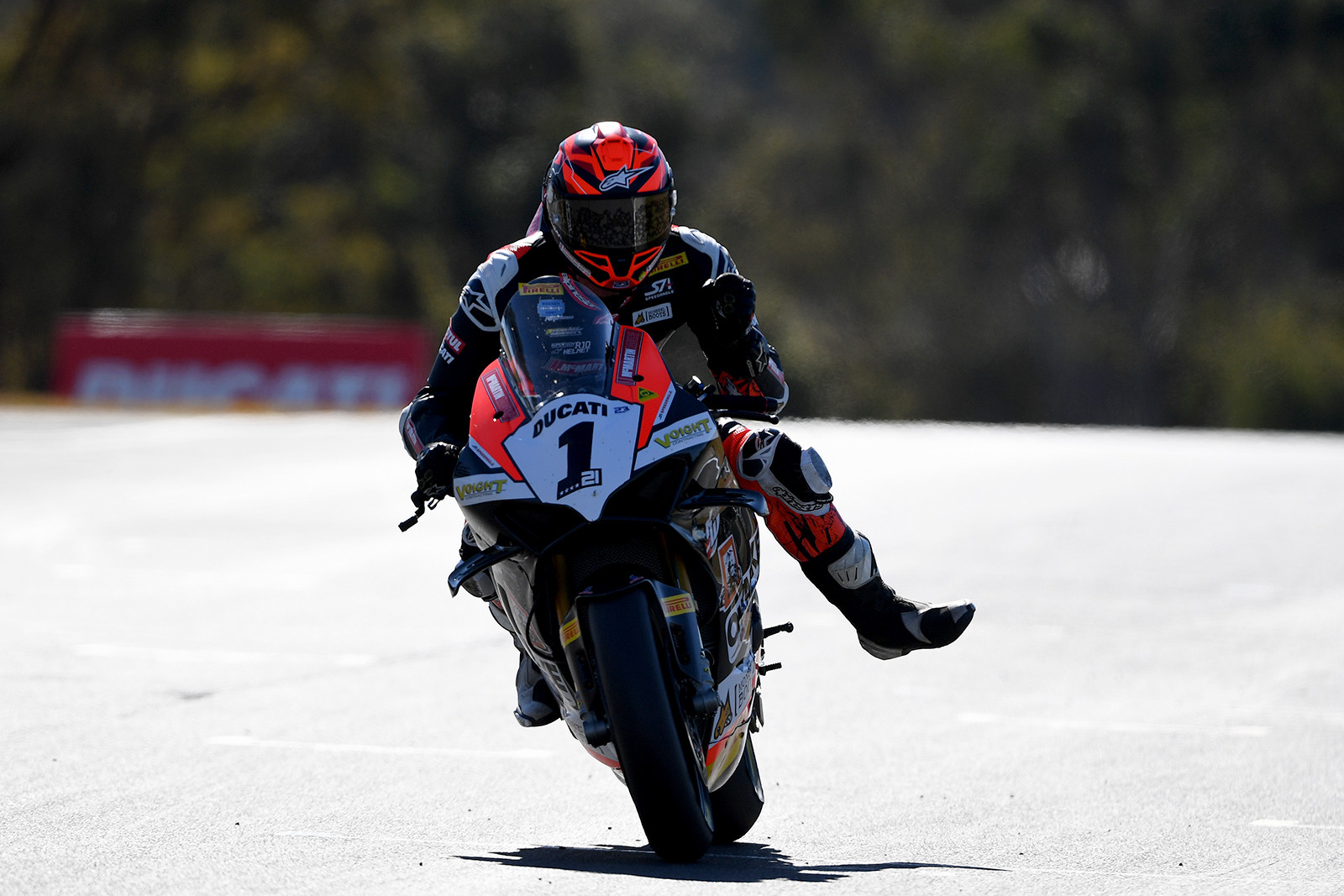 Bike news: Josh Waters waltzes to ASBK round win at Morgan Park - Speedcafe.com