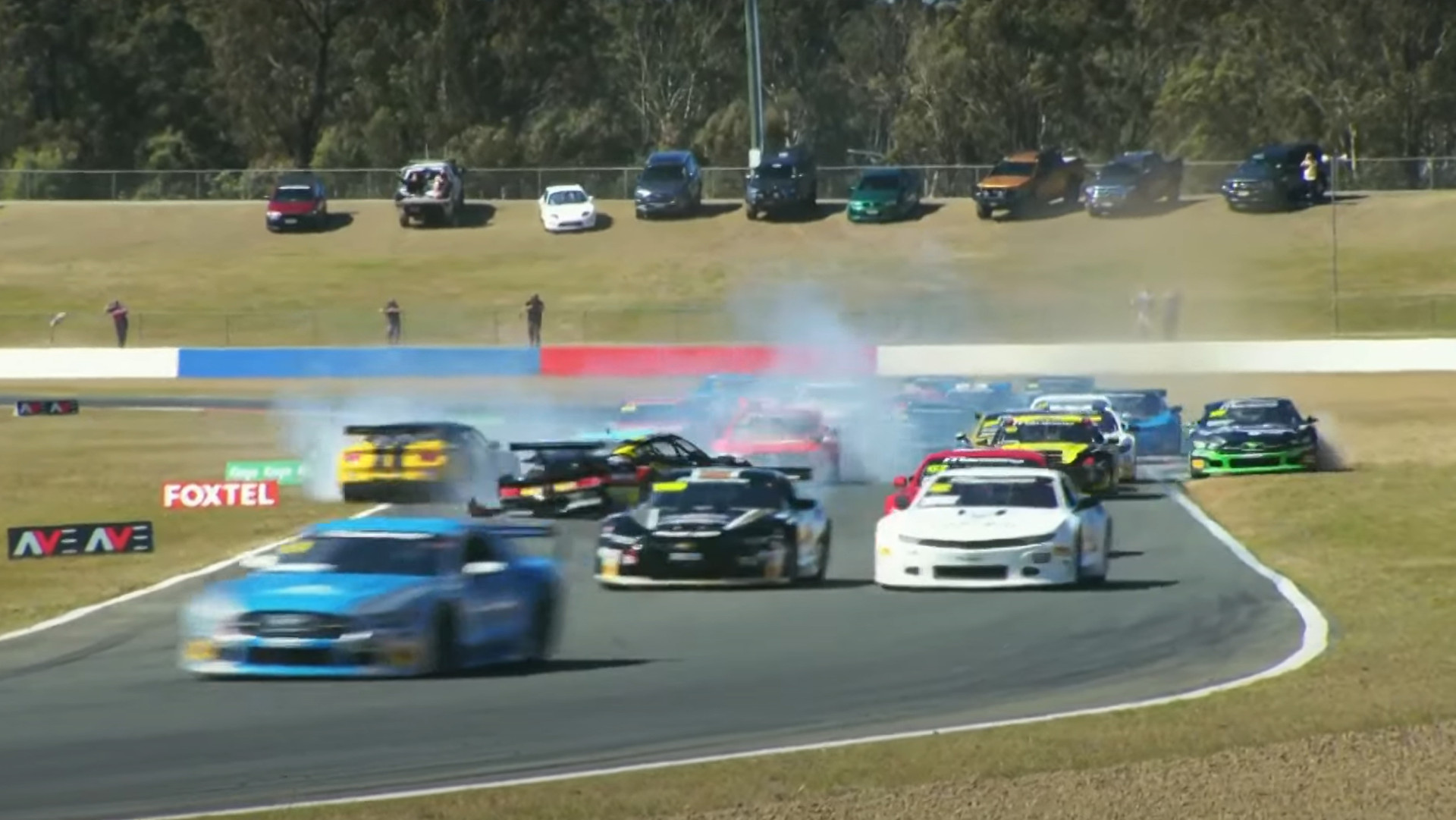 TA2 news: Multi-car crash in TA2 as Buckley and Golding win sprints ...