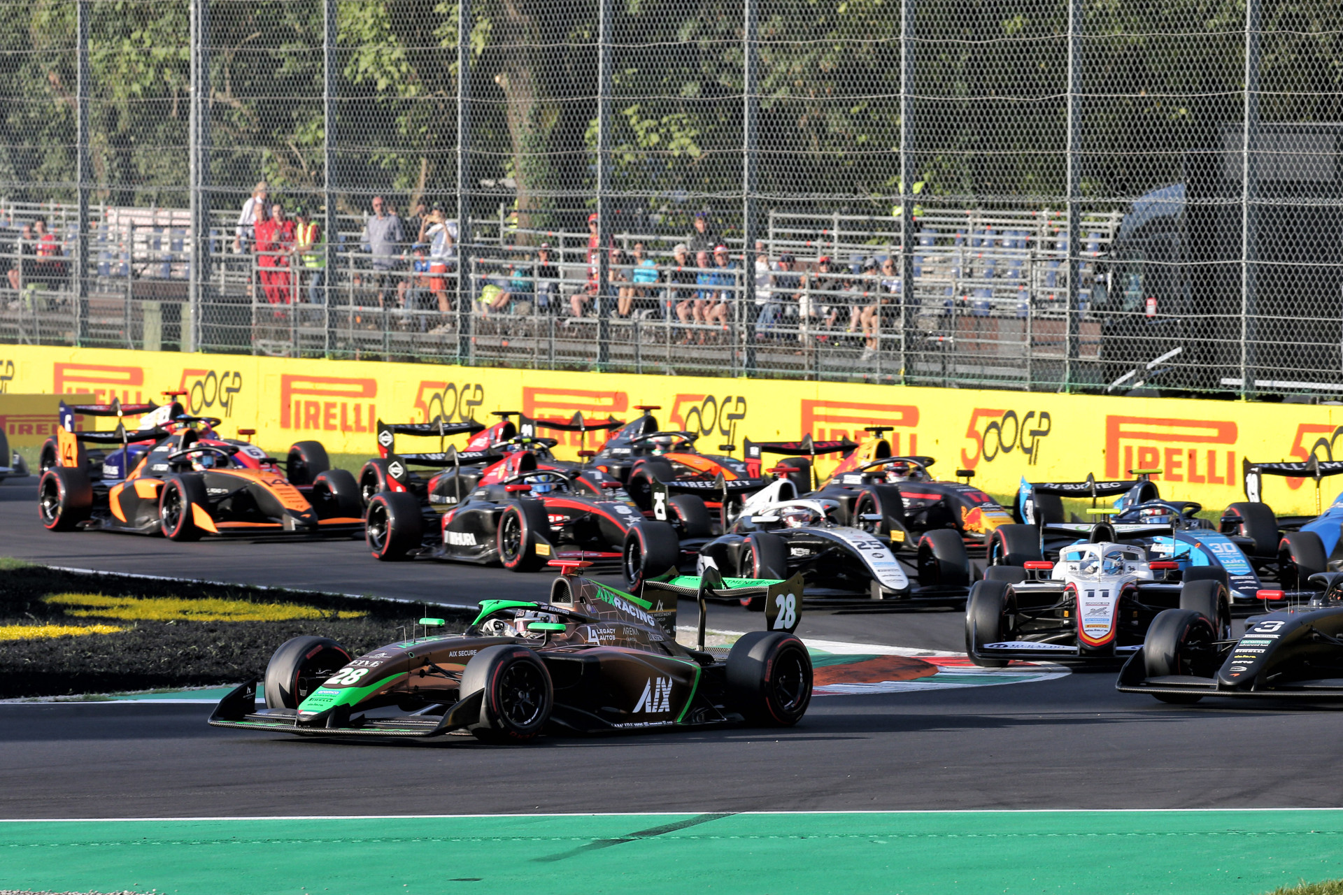 F1 COSMOS | 布拉德·皮特主演的F1电影定档8月22日在Apple TV+上线