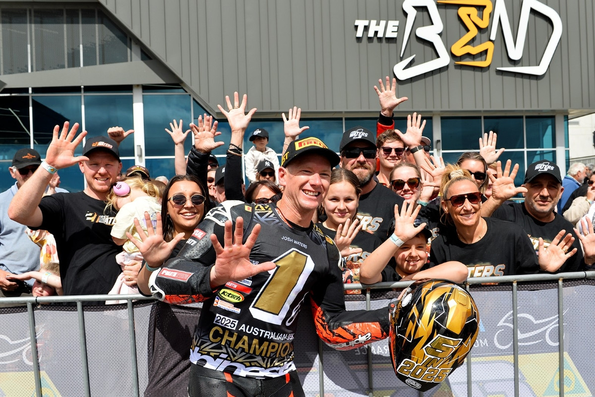Australian Superbikes news: Waters and Jones share ASBK honours at The ...