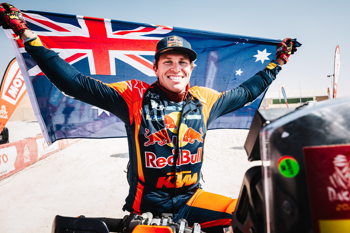 Dakar Rally winner Daniel Sanders signs KTM contract extension ...