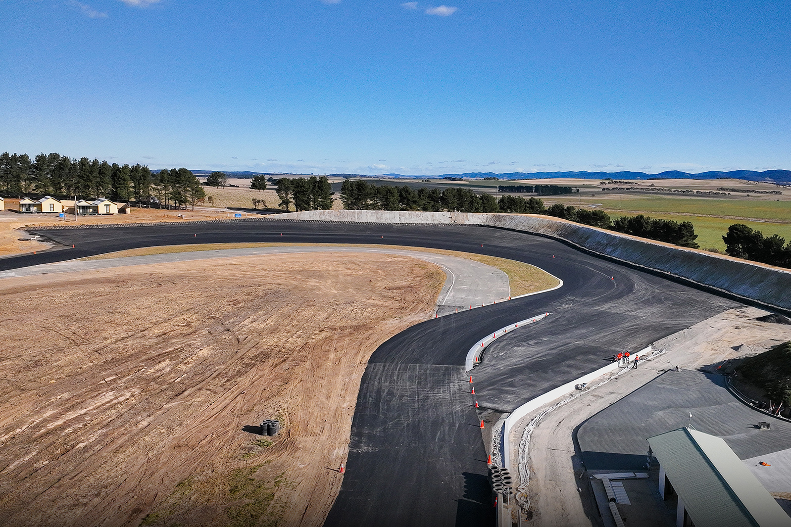One Raceway's speedway-style banking wows Supercars star - Speedcafe.com