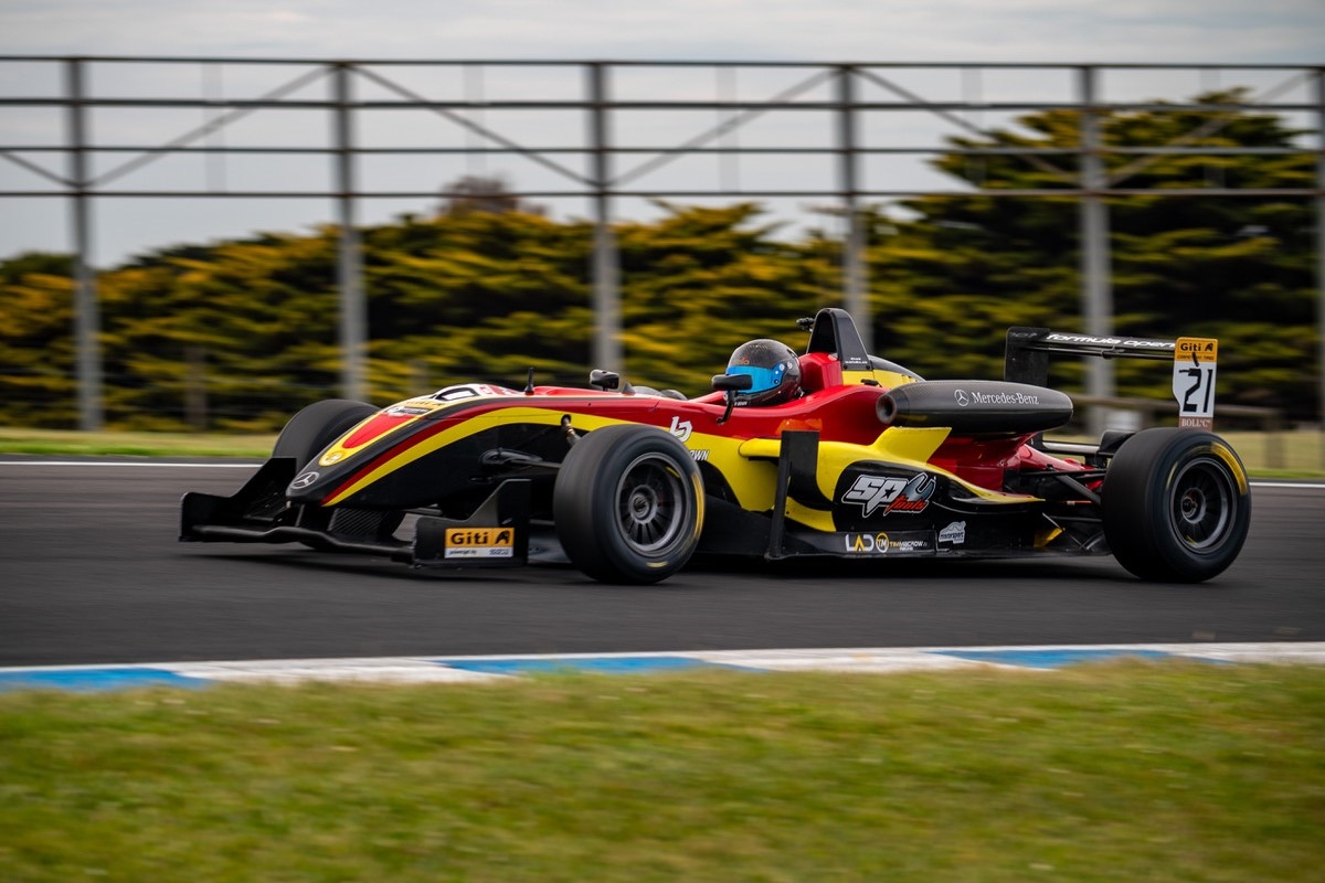 National news: MacMillan, Formula Open outright round and title winner ...