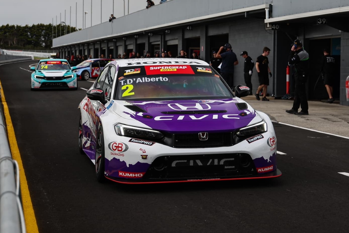 TCR Australia news: Hondas lock out front row for Supercheap Auto TCR ...