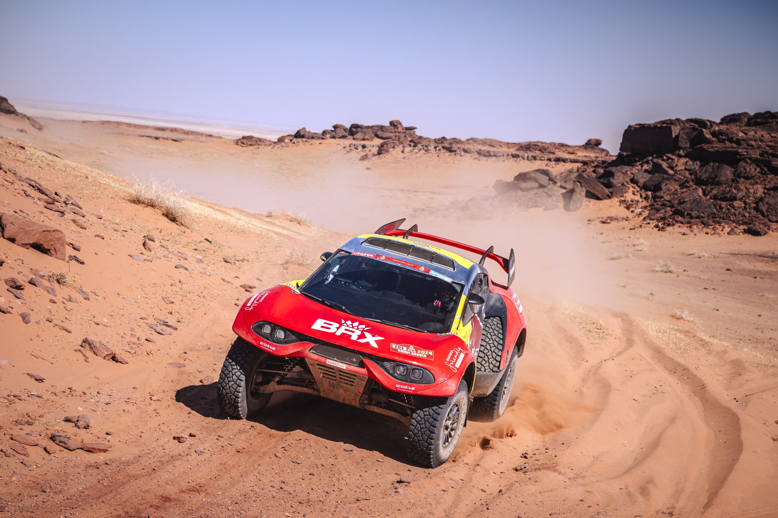 Dakar news: Dakar race tightens as punctures cause havoc for Sainz ...