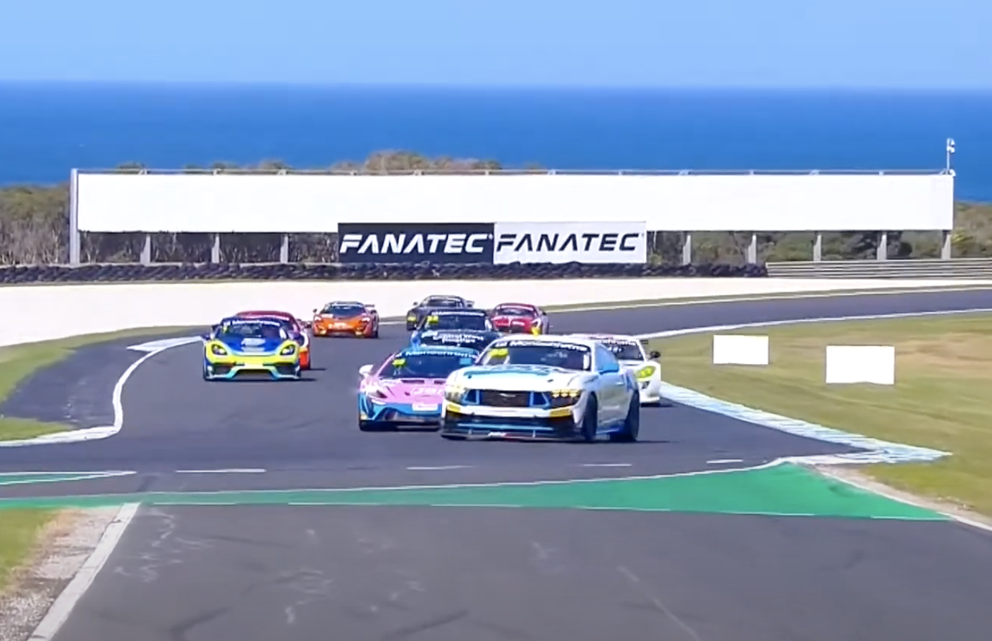 Circuit news: LIVE: Monochrome GT4 Australia & Meguiar's Australian ...