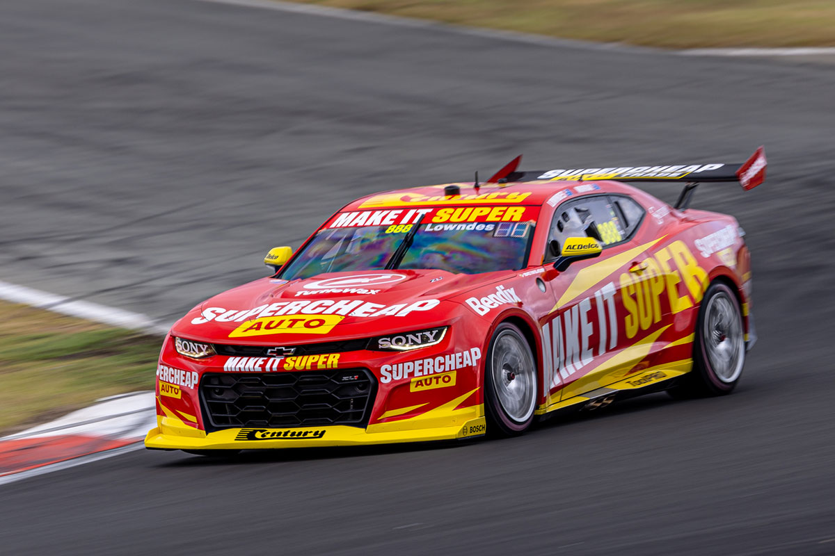 Favourite Flick news: VIDEO: Cooper Murray tests the 888 wildcard with ...