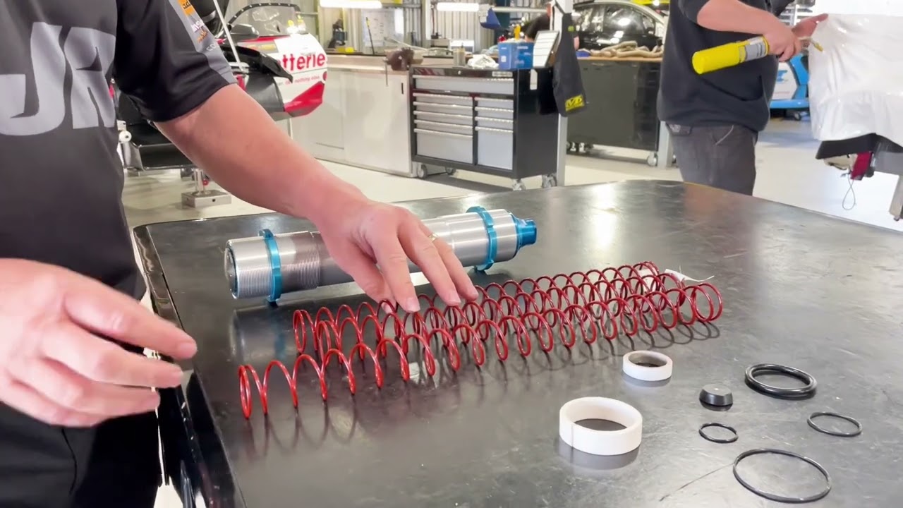 VIDEO: The Gen3 air jacks quirk explained - Speedcafe.com